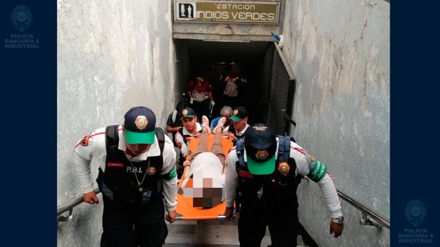 Policías De La Pbi Apoyaron A Una Mujer Con Dolor De Parto En La